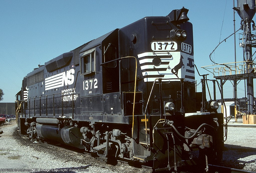 NS GP40 1372
